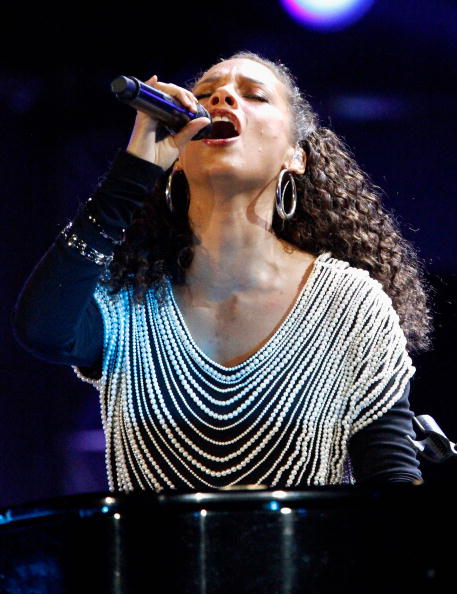 Book / Hire SINGER Alicia Keys for Events in Best Prices - StarClinch