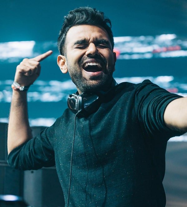 Book Artists for Events - Hire Bands, Singers, Comedians, Celebrities ...