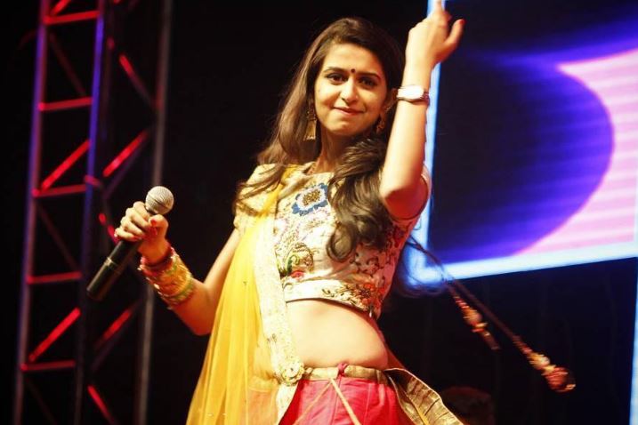 Book / Hire SINGER Kinjal Dave for Events in Best Prices - StarClinch
