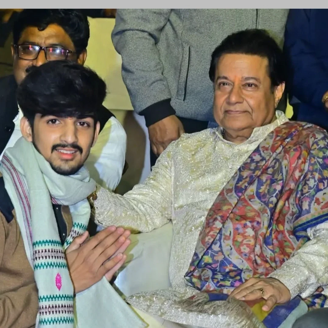 Contrata al instrumentista Koshal Sharma para eventos a los mejores ...