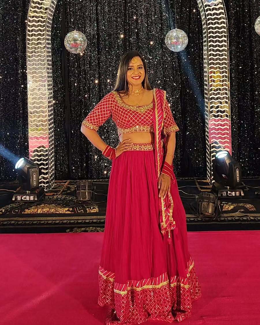 Book / Hire ANCHOR/EMCEE MC Bhanu Priya for Events in Best Prices - StarClinch