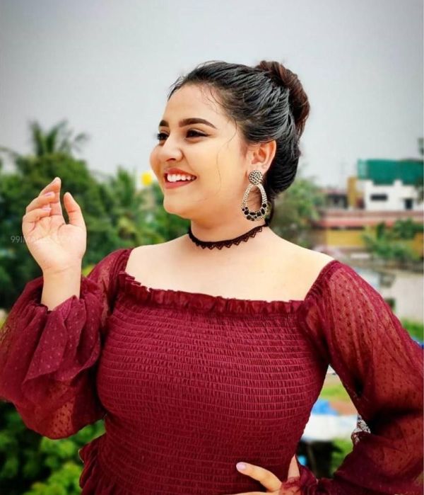 Book / Hire SPEAKER Neha Menon Child Artist for Events in Best Prices ...