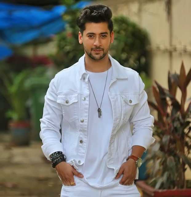 Book / Hire CELEBRITY APPEARANCE Paras Arora for Events in Best Prices ...