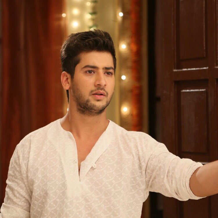 Book / Hire CELEBRITY APPEARANCE Paras Arora for Events in Best Prices ...