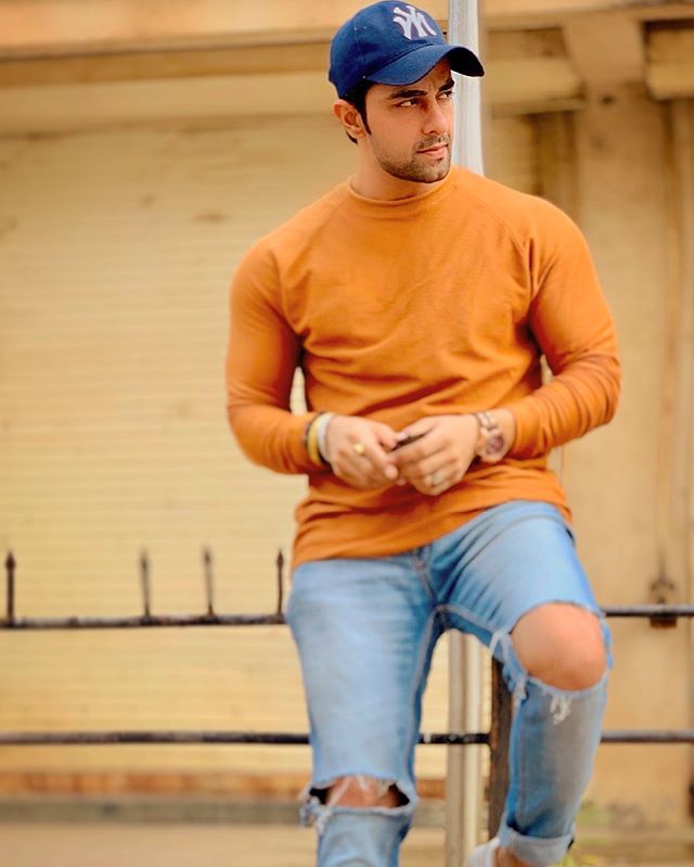 Book / Hire CELEBRITY APPEARANCE Paras Babbar for Events in Best Prices ...