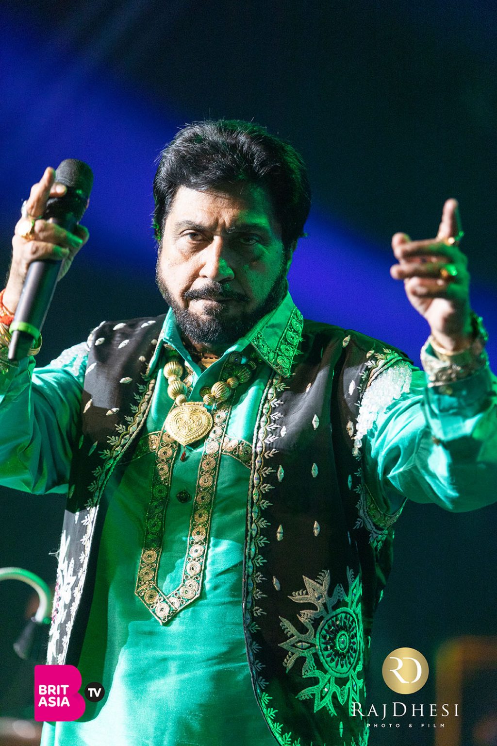 Book / Hire SINGER Surinder Shinda for Events in Best Prices - StarClinch